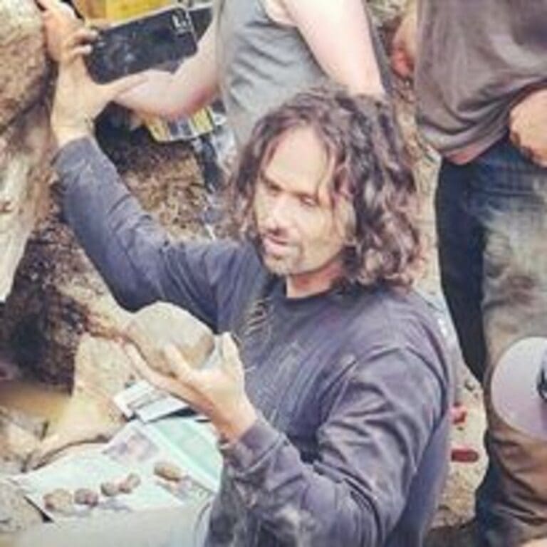 About Us Page ⋆ The Crystal Collector