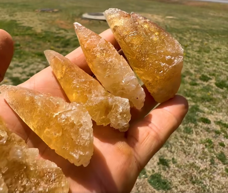 CALCITE ⋆ The Crystal Collector